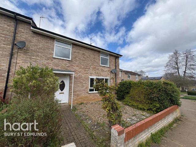 3 bedroom end of terrace house to rent