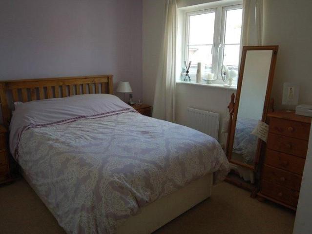 3 bedroom end of terrace house to rent