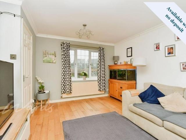 3 bedroom end of terrace house to rent