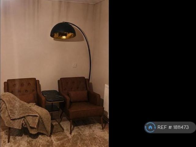 3 bedroom end of terrace house to rent