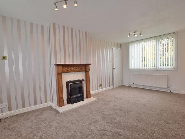3 bedroom end of terrace house to rent