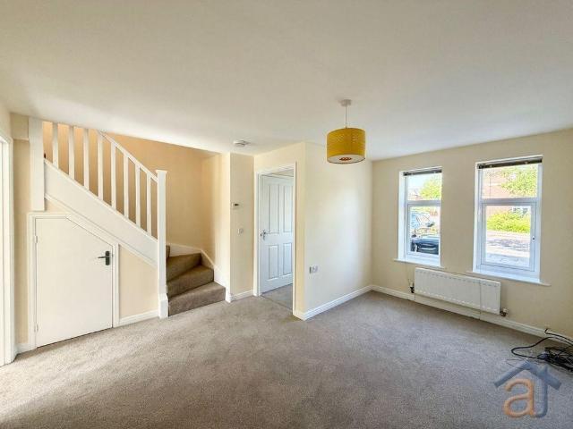 3 bedroom end of terrace house to rent