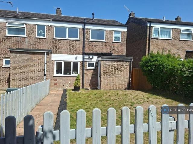 3 bedroom end of terrace house to rent