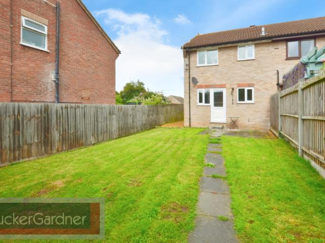 3 bedroom end of terrace house to rent