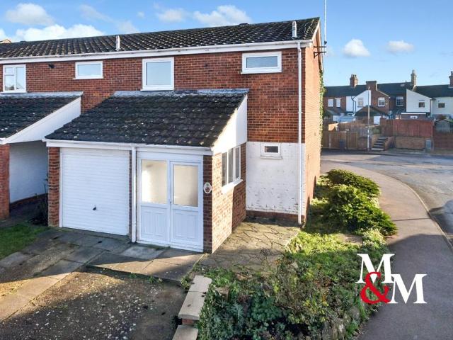 3 bedroom end of terrace house to rent