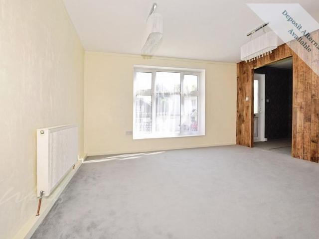 3 bedroom end of terrace house to rent