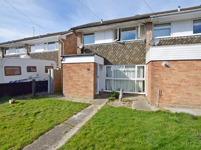3 bedroom end of terrace house to rent