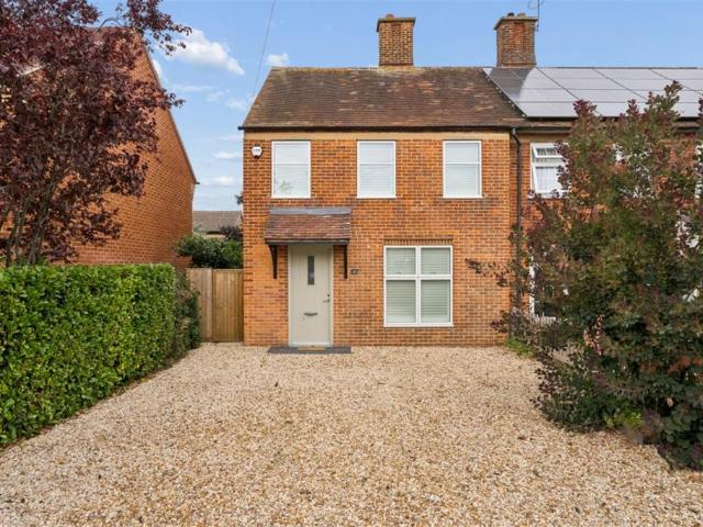 3 bedroom end of terrace house to rent