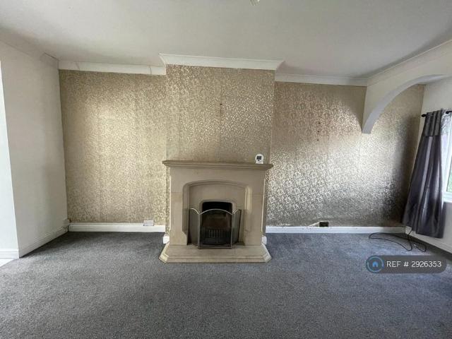 3 bedroom end of terrace house to rent