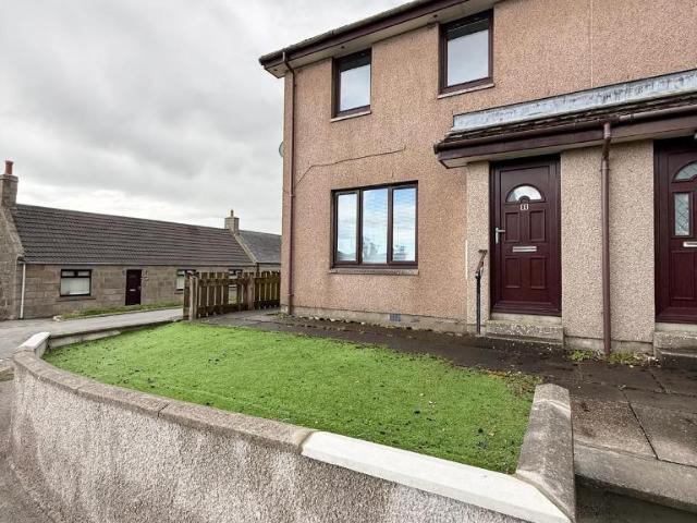3 bedroom end of terrace house to rent
