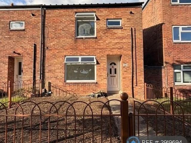 3 bedroom end of terrace house to rent