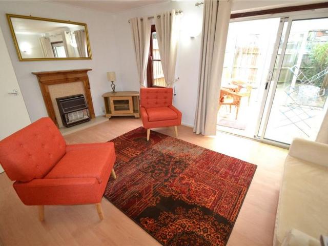 3 bedroom end of terrace house to rent