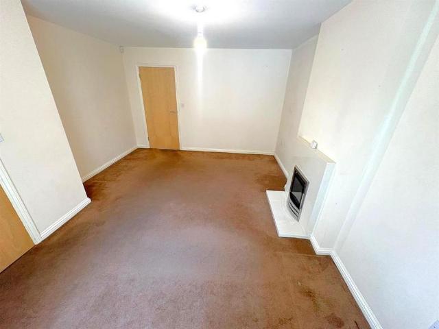 3 bedroom end of terrace house to rent