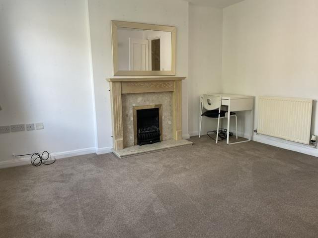 3 bedroom end of terrace house to rent