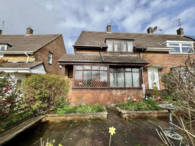 3 bedroom end of terrace house to rent