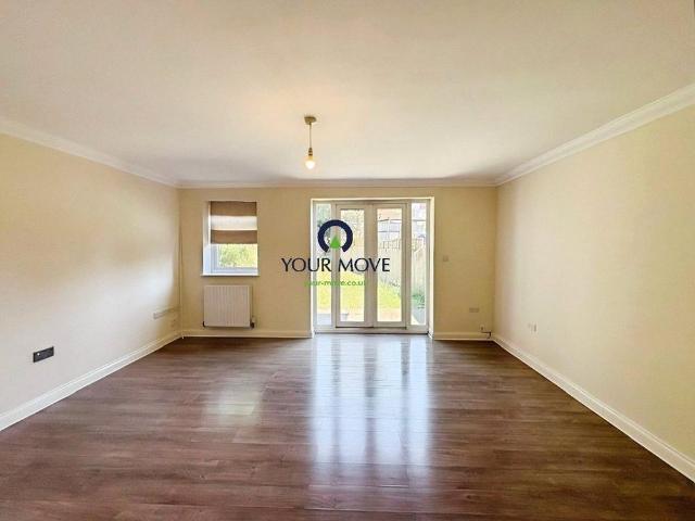 3 bedroom end of terrace house to rent
