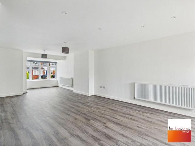 3 bedroom end of terrace house to rent