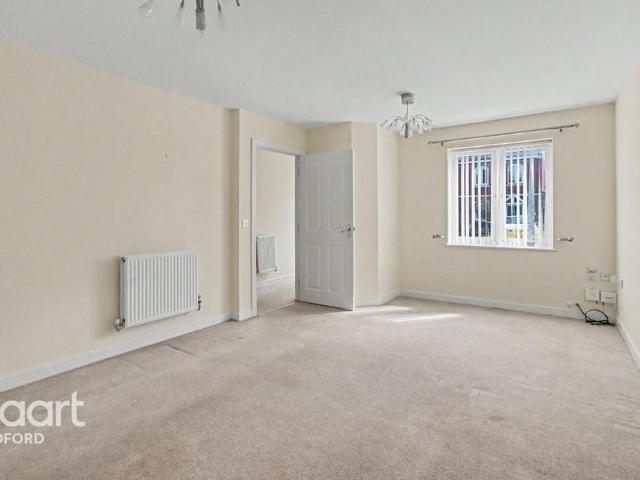 3 bedroom end of terrace house to rent