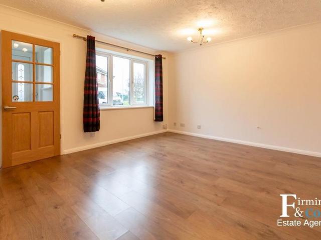 3 bedroom end of terrace house to rent