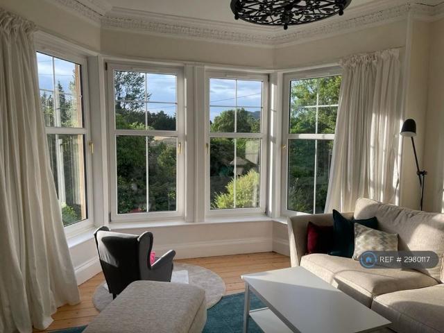 3 bedroom end of terrace house to rent