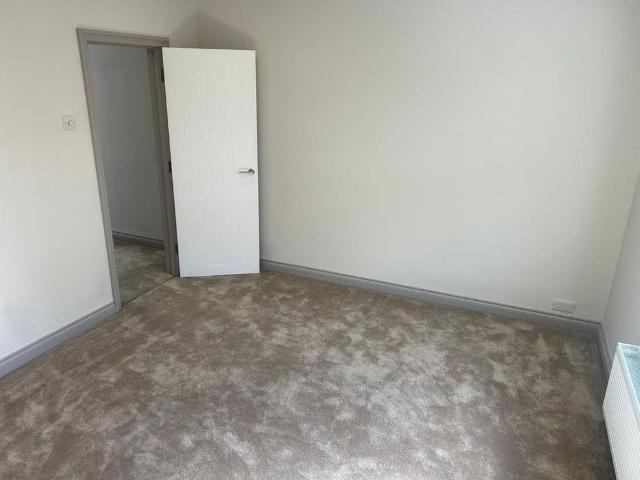 3 bedroom end of terrace house to rent