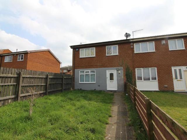 3 bedroom end of terrace house to rent
