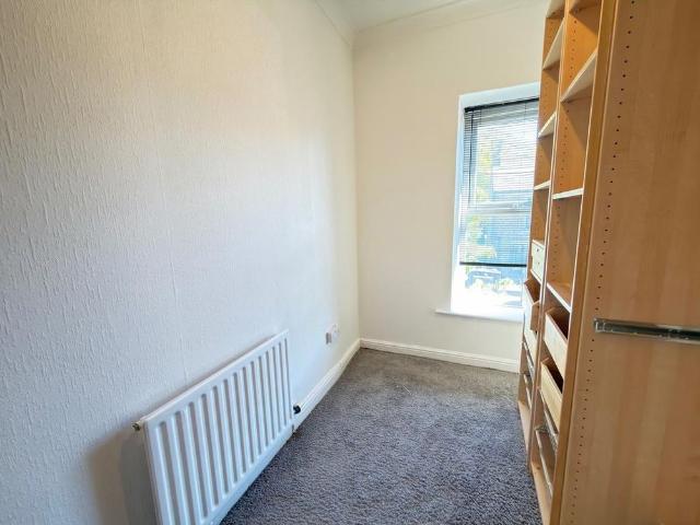 3 bedroom end of terrace house to rent