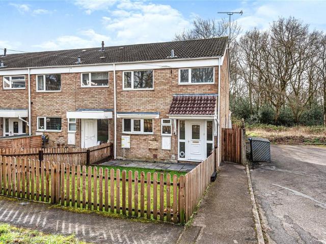 3 bedroom end of terrace house to rent