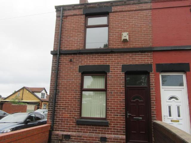 3 bedroom end of terrace house to rent