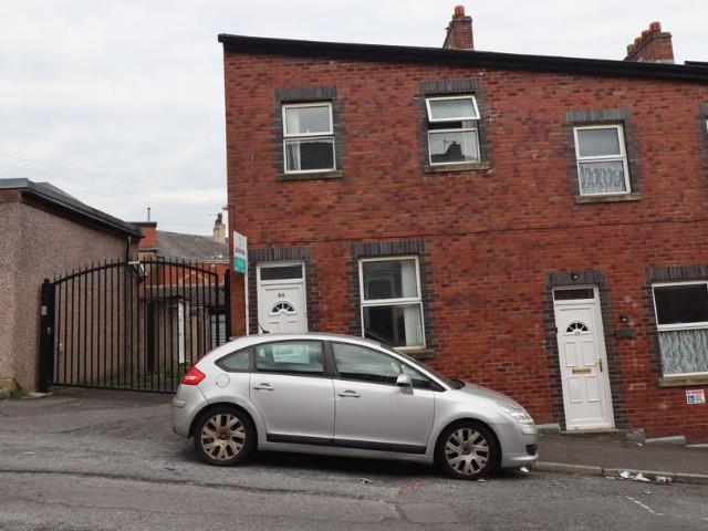 3 bedroom end of terrace house to rent
