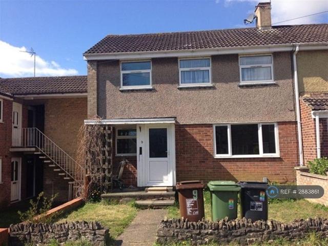 3 bedroom end of terrace house to rent