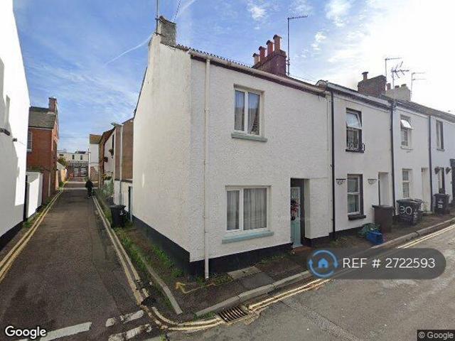 3 bedroom end of terrace house to rent