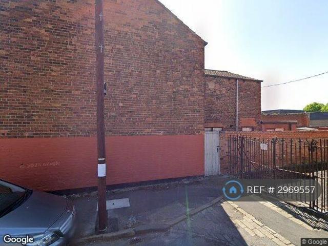 3 bedroom end of terrace house to rent