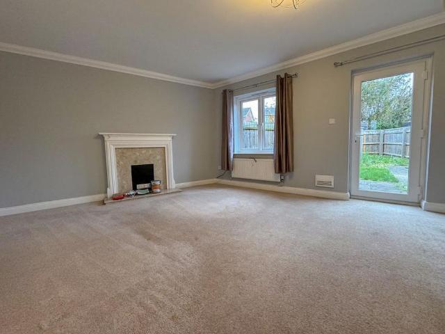 3 bedroom end of terrace house to rent