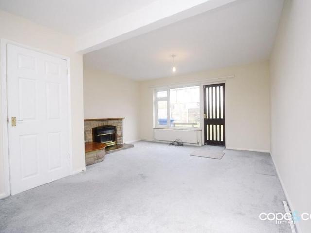 3 bedroom end of terrace house to rent