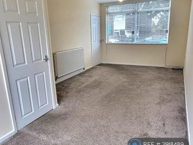 3 bedroom end of terrace house to rent