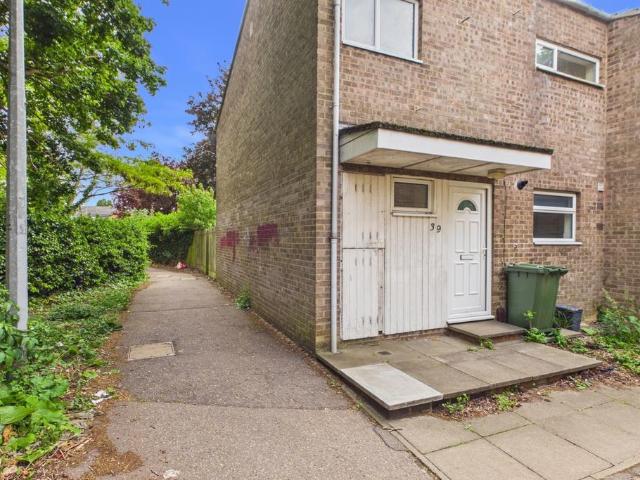 3 bedroom end of terrace house to rent