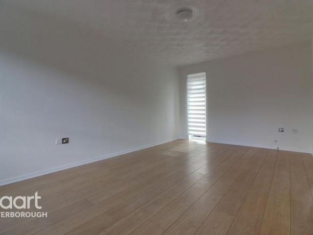3 bedroom end of terrace house to rent