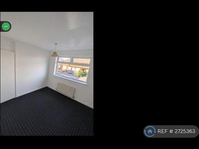 3 bedroom end of terrace house to rent