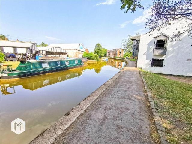 3 bedroom end of terrace house to rent