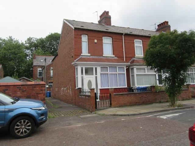 3 bedroom end of terrace house to rent