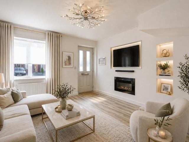 3 bedroom end of terrace house to rent