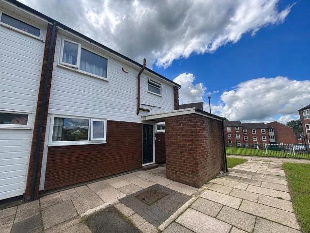 3 bedroom end of terrace house to rent