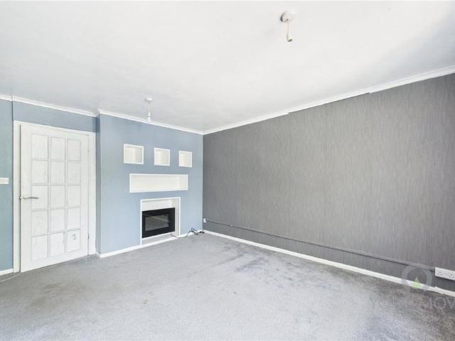 3 bedroom end of terrace house to rent