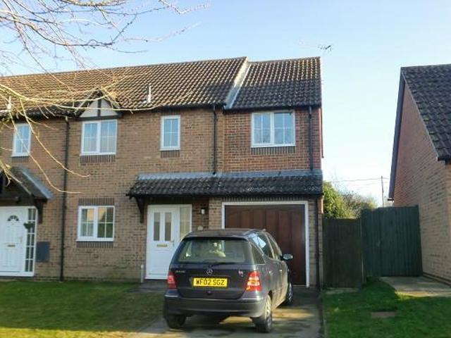 3 bedroom end of terrace house to rent