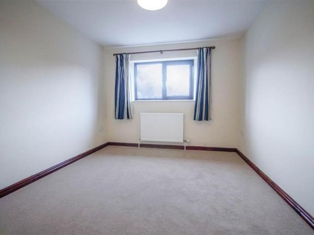 3 bedroom end of terrace house to rent