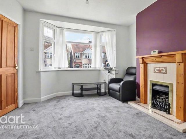 3 bedroom end of terrace house to rent