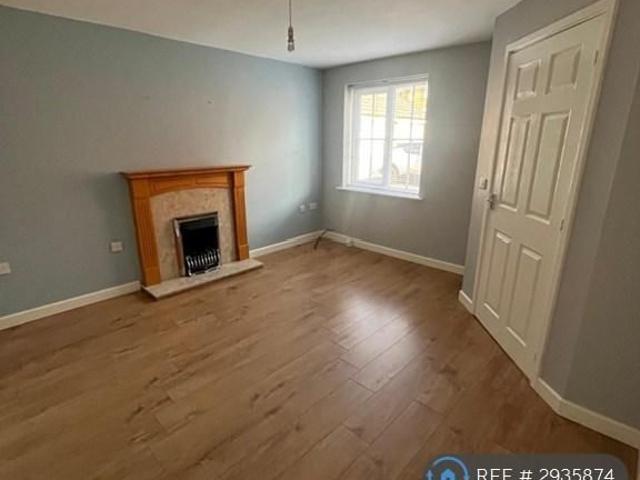 3 bedroom end of terrace house to rent