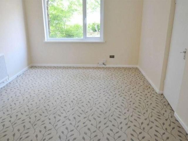3 bedroom end of terrace house to rent