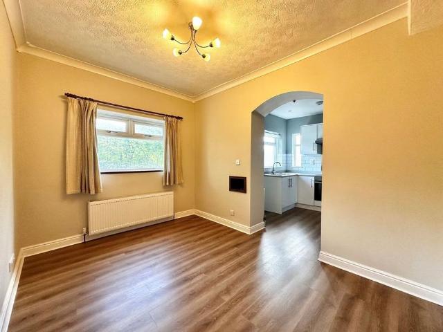 3 bedroom end of terrace house to rent